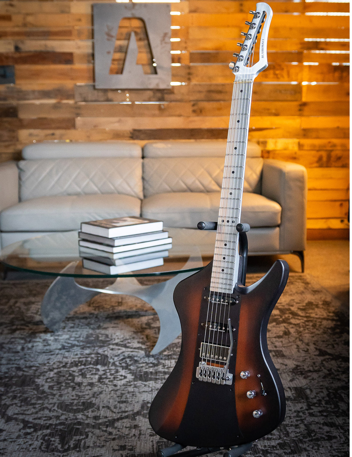 Helios Classic Player Trem Guitar – Aluminati Guitars